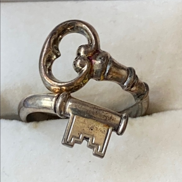 Avon | Jewelry | One Vintage Avon Sterling Silver Skeleton Key Ring ...